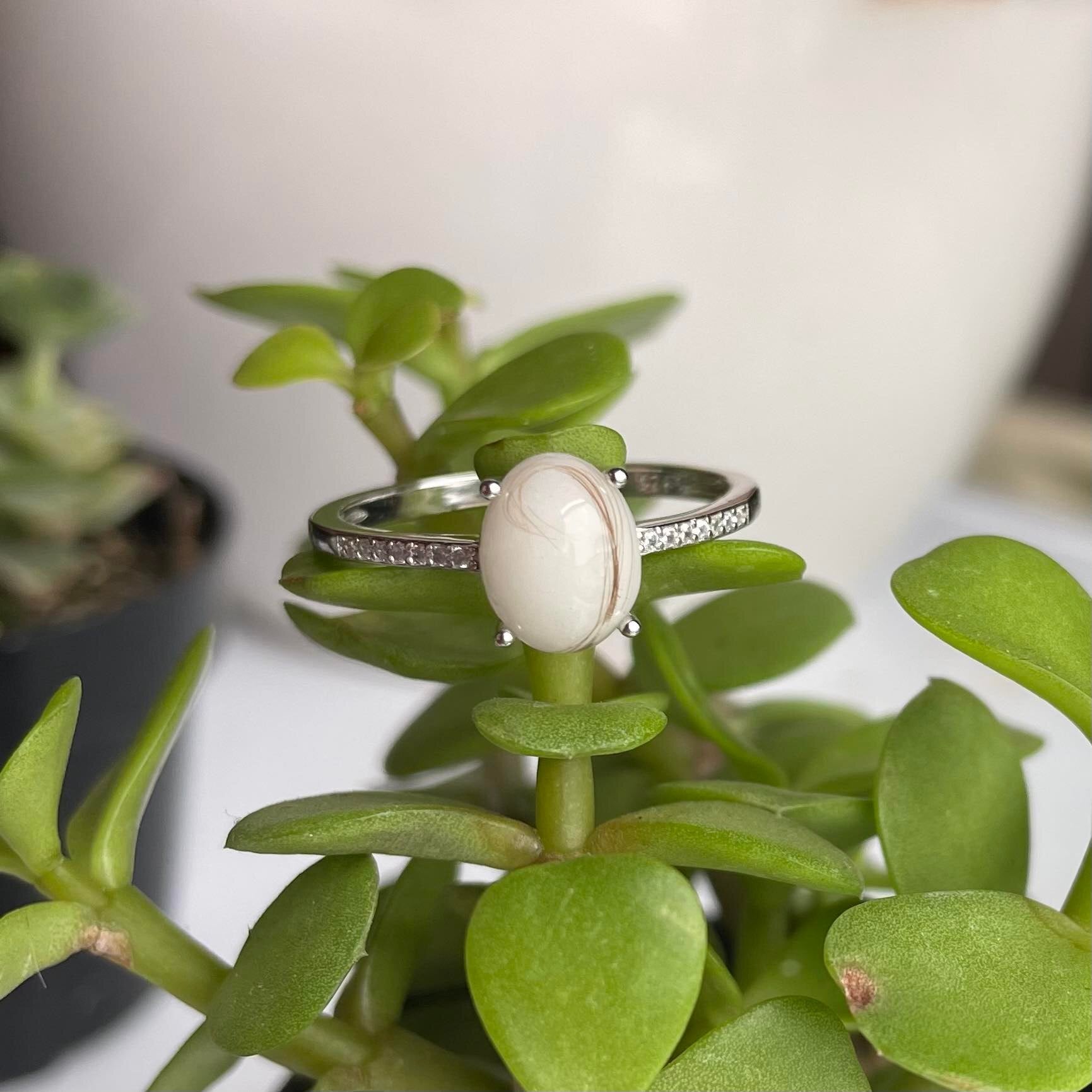 Dahlia Ring | Precious Milky Memories